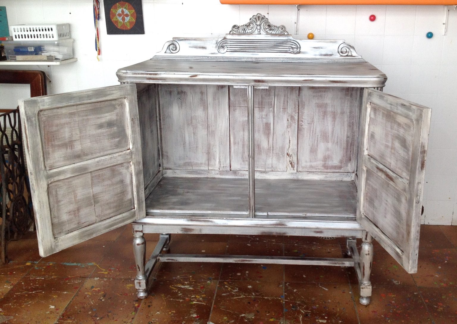 Como fazer pátina prata - Transforme móveis antigos! - Além da Rua Atelier